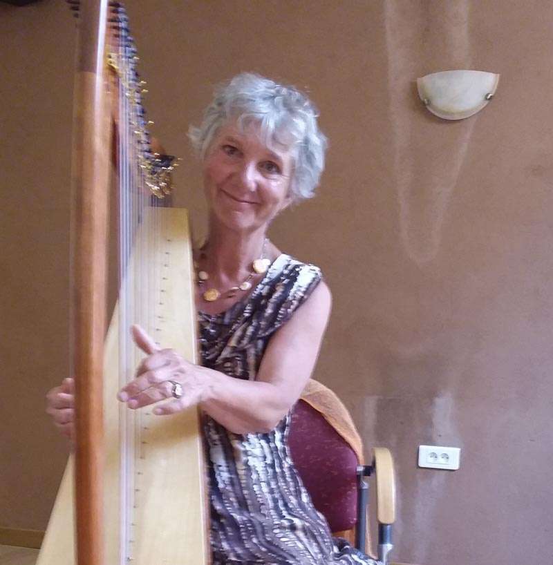 Harpspelen van Hoofd naar Hart naar Handen Cursusweek | ECOlonie